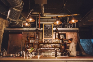 Vivez l’expérience Faust, et découvrez son nouveau bar Speakeasy - Les ...